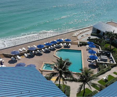 Jupiter Reef Club Live Webcam - Live Beaches